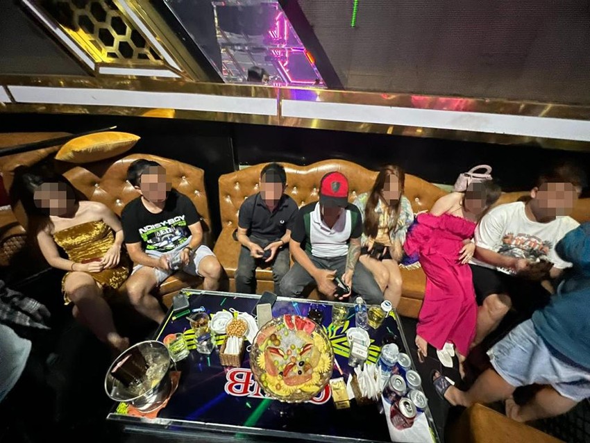 Phát hiện 32 người 'phê' ma túy trong Bar Club 68