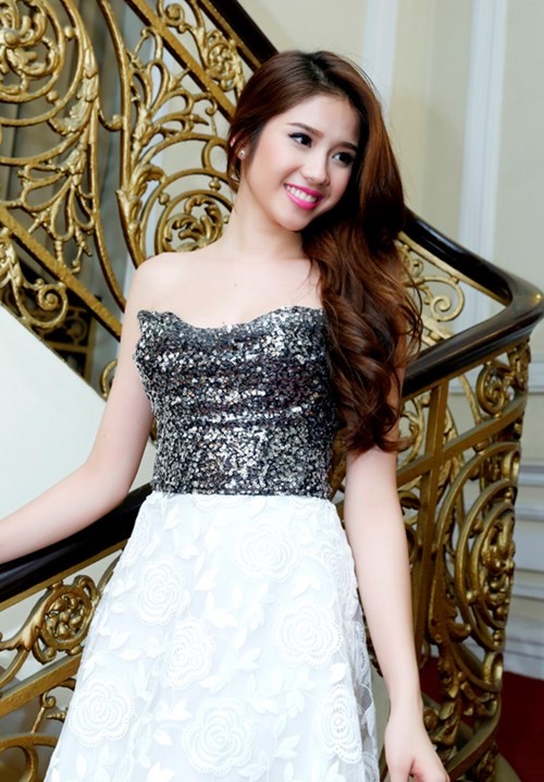 Ngắm vẻ đẹp Á hậu Đồng Thanh Vy